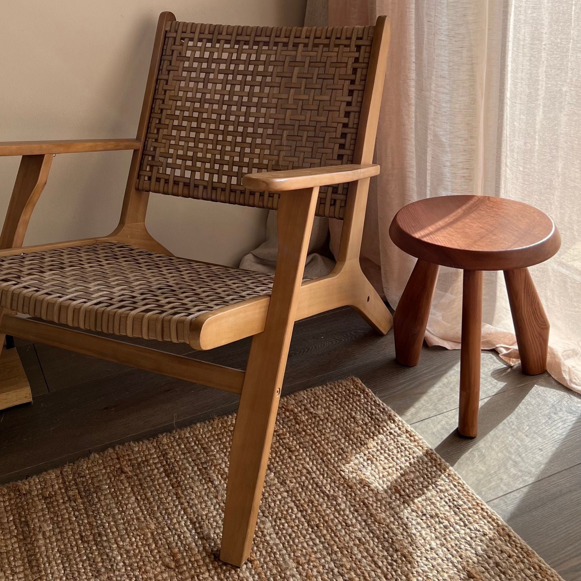 Méri Stool – Walltify